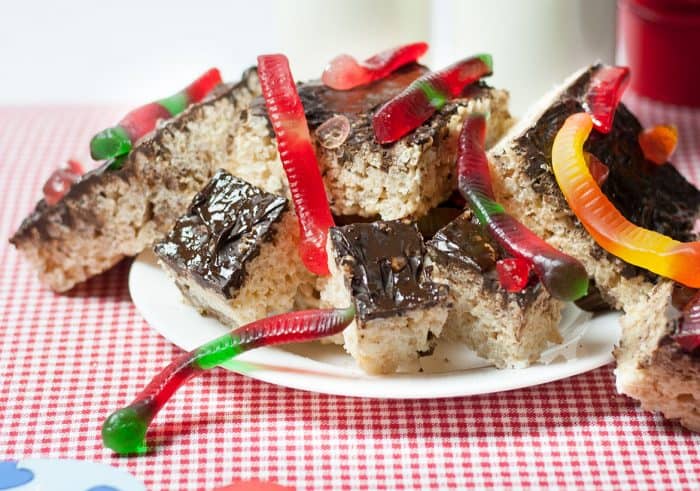 Gummy Worm Treats Are a Perfect Recipe for Kids to Bake!