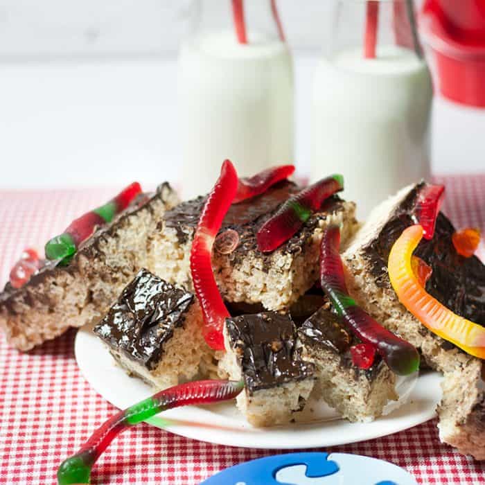 Gummy Worm Treats Are a Perfect Recipe for Kids to Bake!