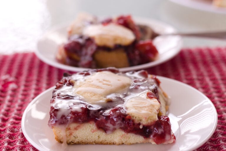 97 Potluck Desserts That Will Feed A Crowd {Easy Recipes} | Pie Lady Bakes