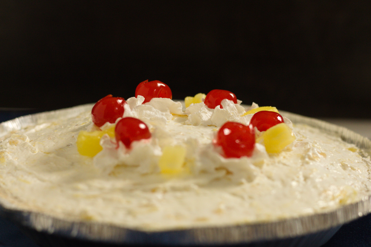 No Bake Pineapple Pie with Cool Whip | Pie Lady Bakes