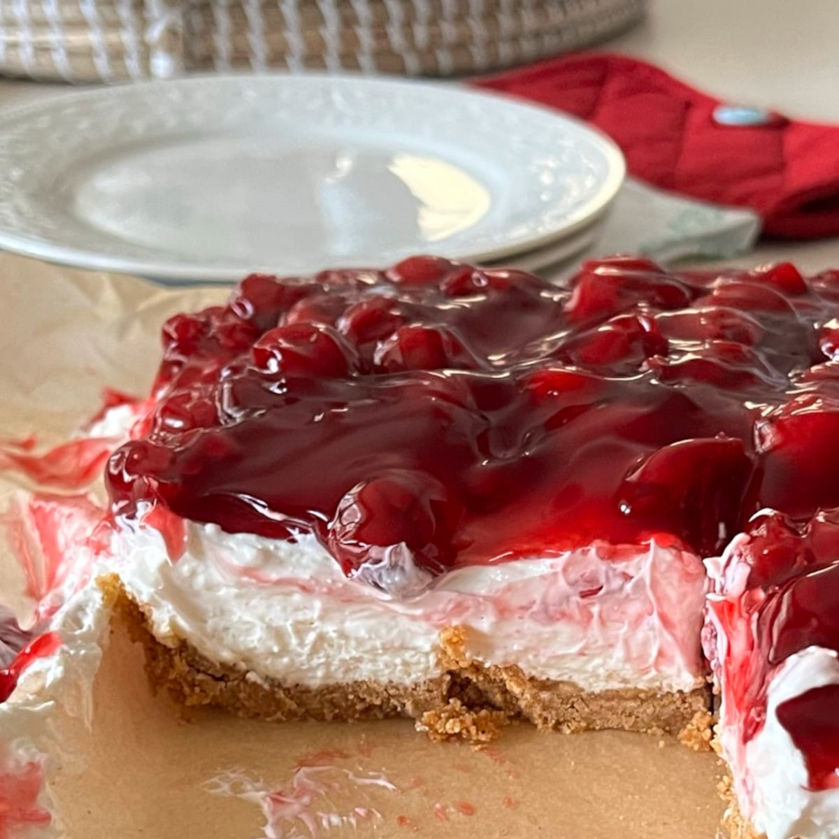 Easy No-Bake Cherry Cheesecake Pie