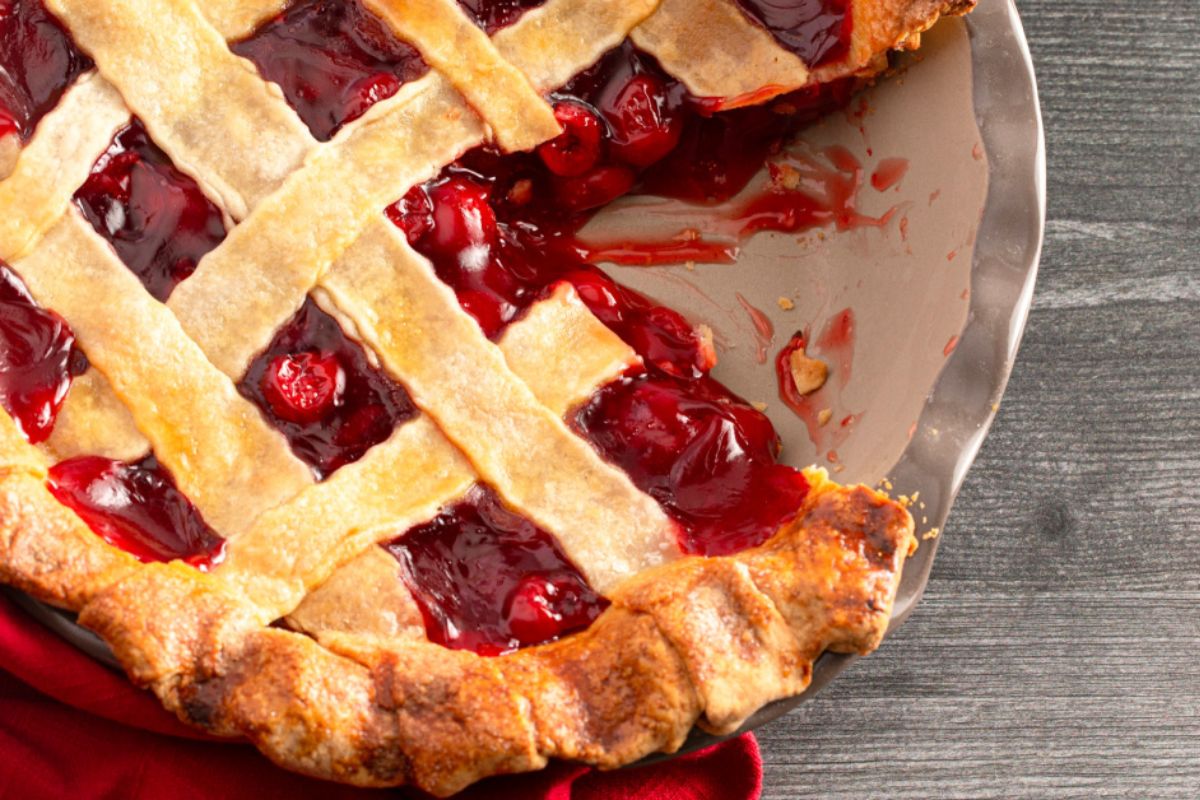 How To Keep Pie Crust From Sticking To A Pan Tips And Tricks