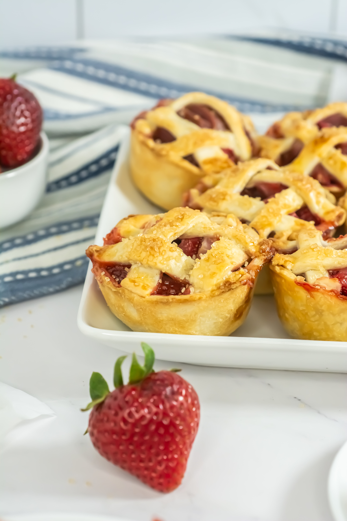Delicious Strawberry Rhubarb Mini Pies